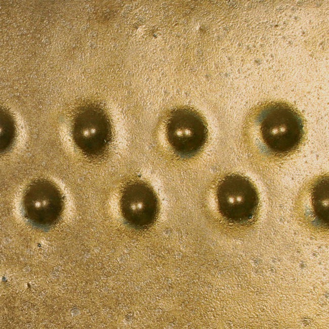 PC-02 Saturation Gold by Amaco - Glaze Combinations | GlazeShare