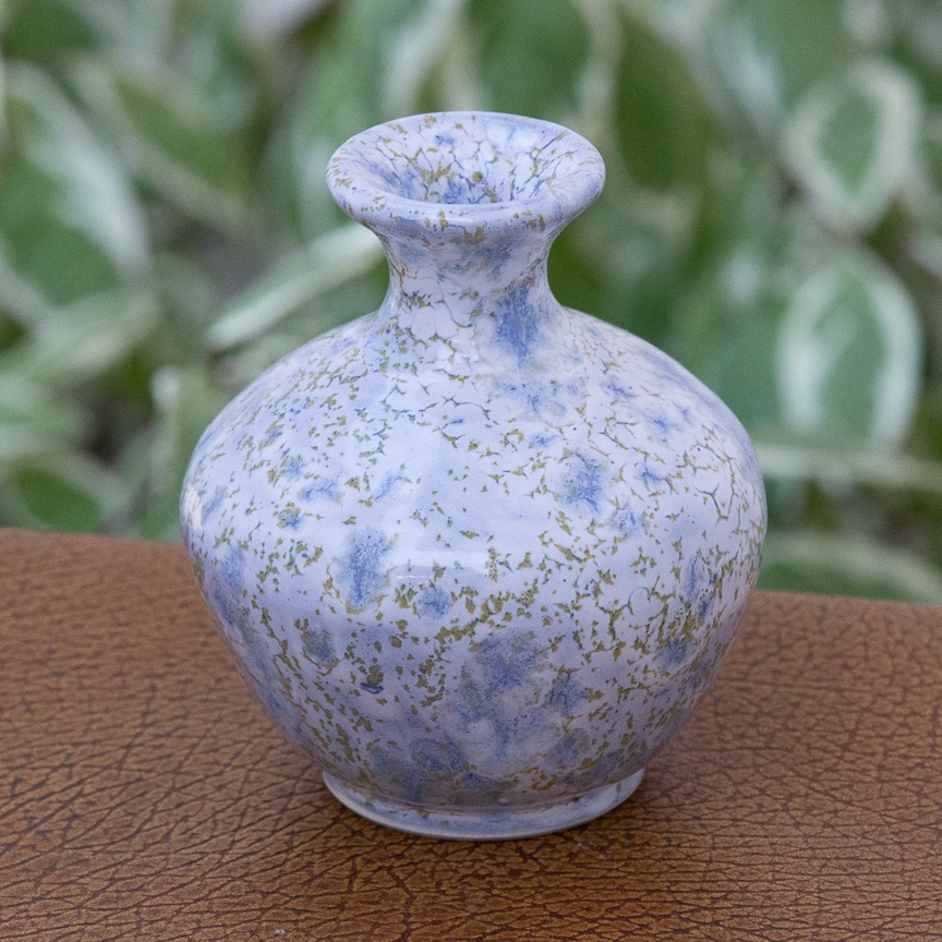 White Gloss over Blue Hydrangea AKA Moldy Yogurt | glazeshare